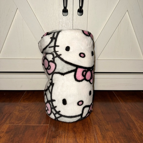 Hello Kitty | Bedding | Hello Kitty Grey And Pink Throw | Poshmark